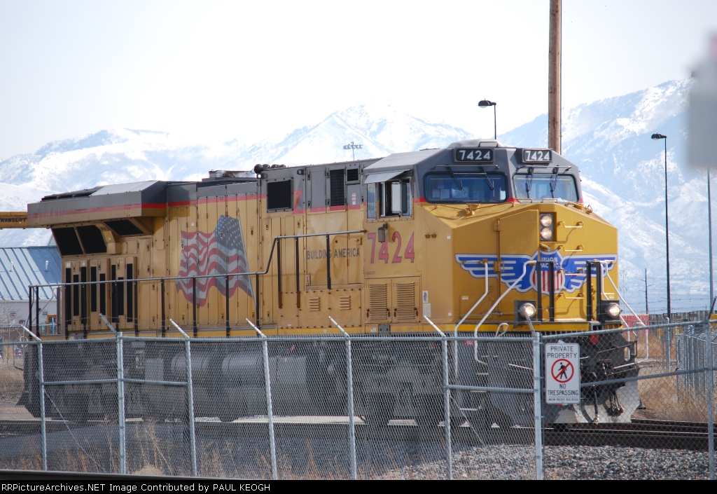 UP 7424 being hooked up by a hostler crew to lead a west Z.